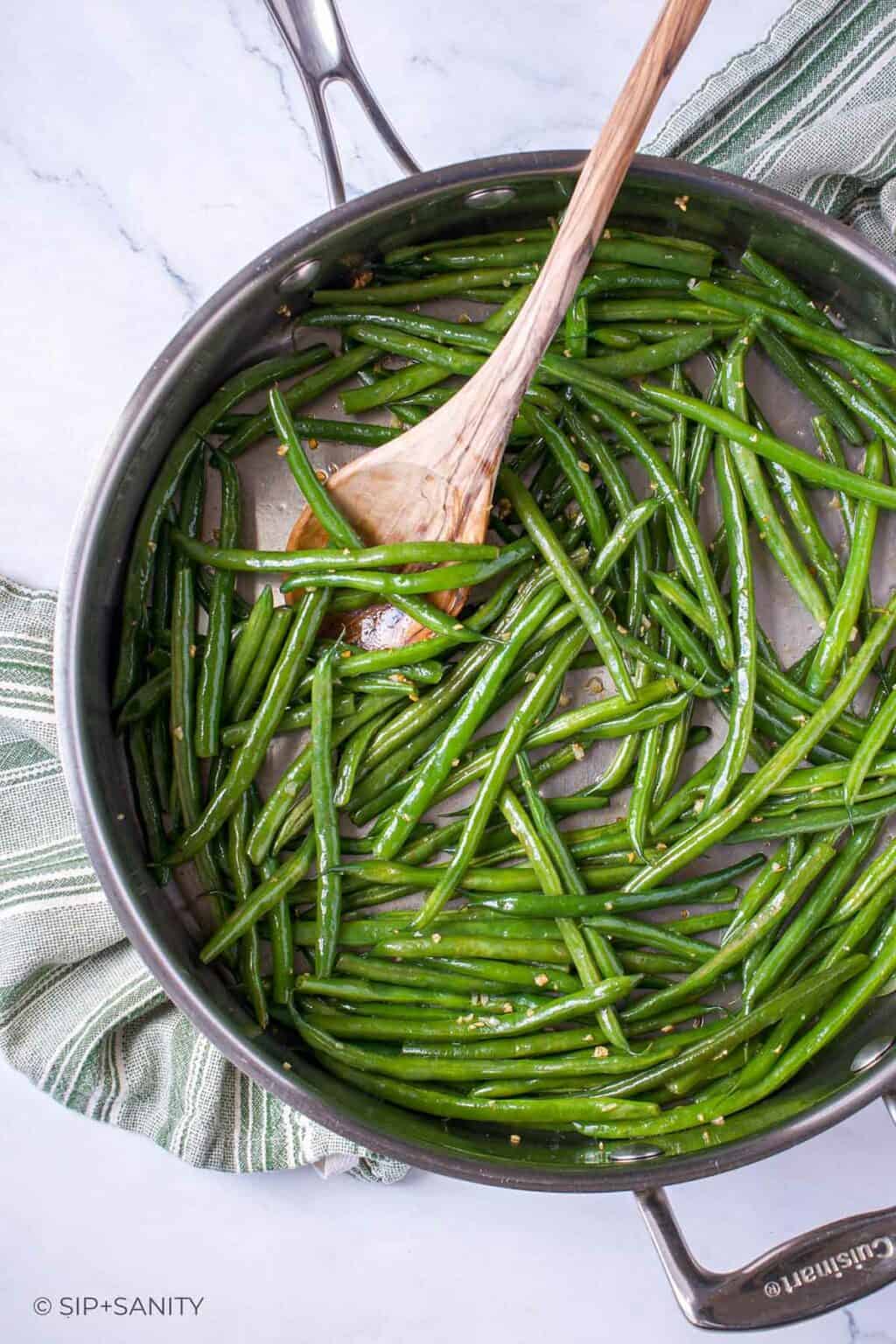 Easy French Green Beans with Garlic (Haricots Verts) • Sip + Sanity